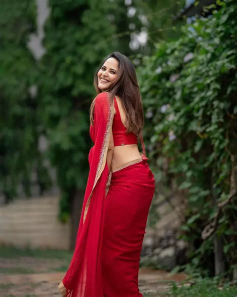 Anasuya Bharadwaj A Stunning Saree Collection Anasuya Bharadwaj A Stunning Saree Collection