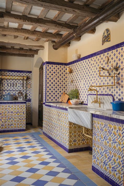 15 Spanish Kitchens With Tiles Timeless Designs For Every Home My