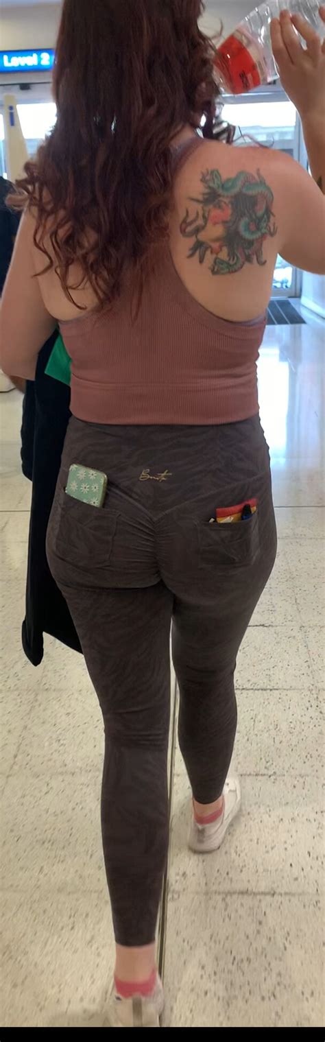 Redhead Caught Leaving Mall Spandex Leggings And Yoga Pants Forum