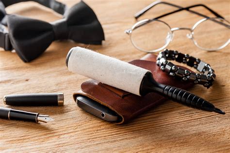 How To Clean A Lint Brush Beezzly How To Clean A Lint Brush Beezzly