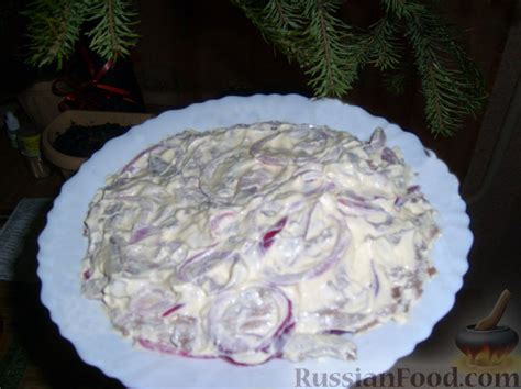 Рецепт Салат из мяса и маринованного лука на