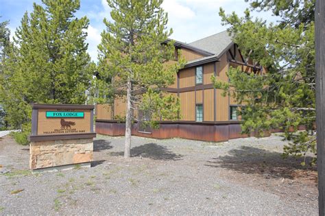 Grant Village Exterior Fox Lodge Blue Sky Yellowstone National Park