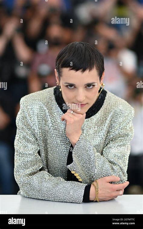 Jehnny Beth Attending The Paris 13th Photocall As Part Of The 74th