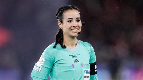 Katia Itzel García Brilla En La Cima Mundial Del Arbitraje Femenino