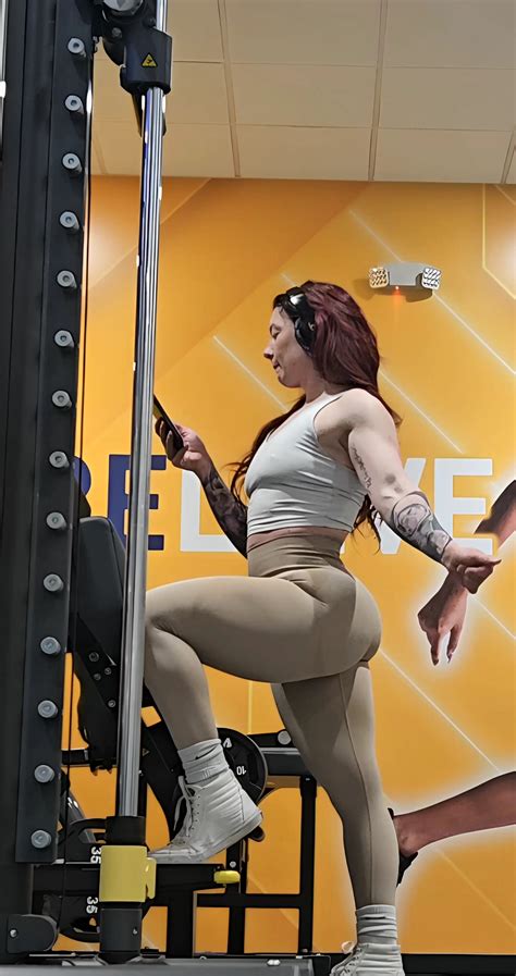 Pawg In The Gym Puts On A Show For Me Oc Spandex Leggings Yoga Pants Forum