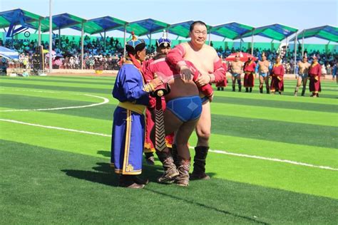 Даяар дуурсагдах дархан аварга ББат Эрдэнэ зодог тайллаа