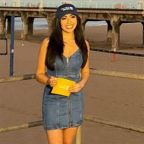 Sally Jaramillo Sallyjtv • Instagram Photos And Videos