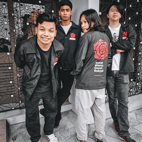 Dobby Chew Cy Dobbychew • Instagram Photos And Videos