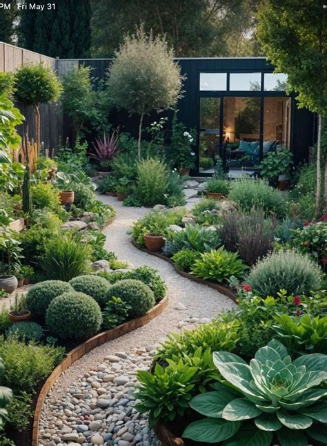 Pin By C Vieiralves On Window Boxes Courtyard Gardens Design Outdoor