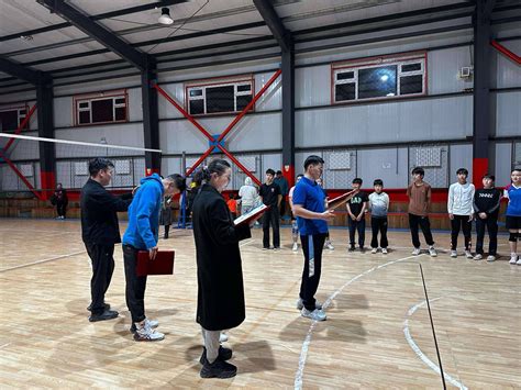 Олон улсын гэр бүлийн өдрийг тохиолдуулан Хайр цацарсан гэр бүл гар бөмбөгийн тэмцээнд нийт 12