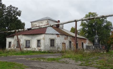 Новая Ладога Волховский район Церковь Спаса Нерукотворного Образа фотография фасады