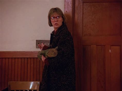 Whos The Lady With The Log We Call Her The Log Lady Shh Twin