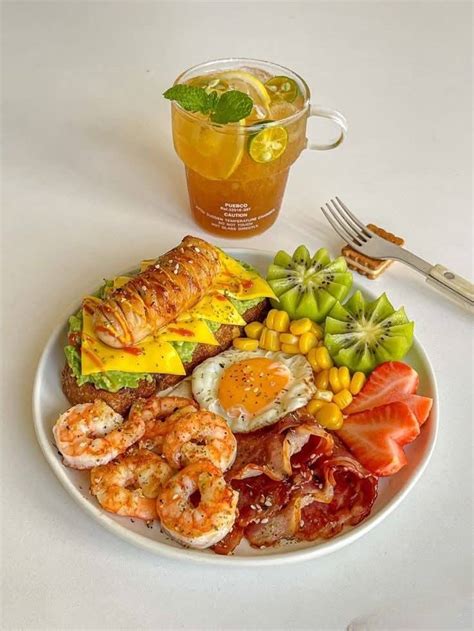 Цахим Сэндвич Круассан эсвэл урт нарийн боов Авокадо нухсан эсвэл зүссэн Шар бяслаг