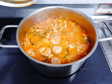 고기 듬뿍 김치찌개
