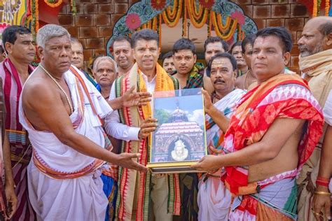 5t Secretary Visits Maa Charchika Temple Paramahansanath Shiva Temple