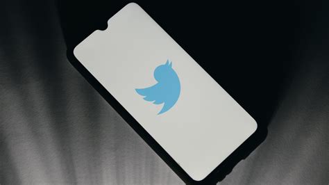Twitter Down Users Complain Tweets Not Loading In Mystery Error