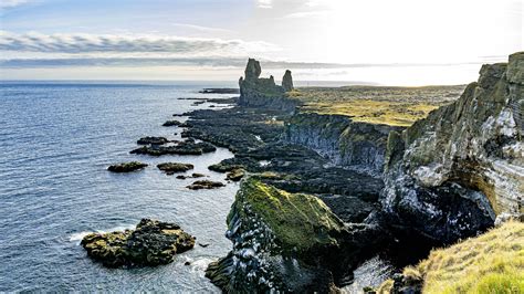 해안 절벽 암초 론드란가르 전망대 아이슬란드 5k시사