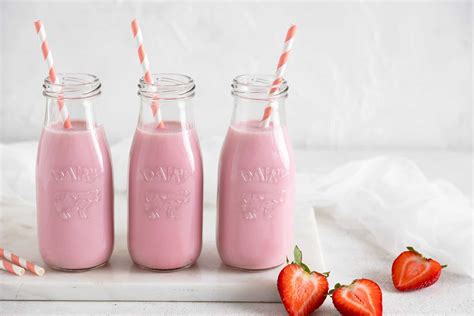 Easy Homemade Strawberry Milk For One Or Two 2 Ways Video Foodtasia