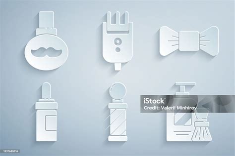 클래식 이발소 장대 보우 넥타이 수염 및 콧수염 케어 오일 병 면도 젤 폼 브러시 전기 헤어 클리퍼 또는 면도기 및 아이콘을 설정합니다 벡터 3차원 형태에 대한 스톡 벡터