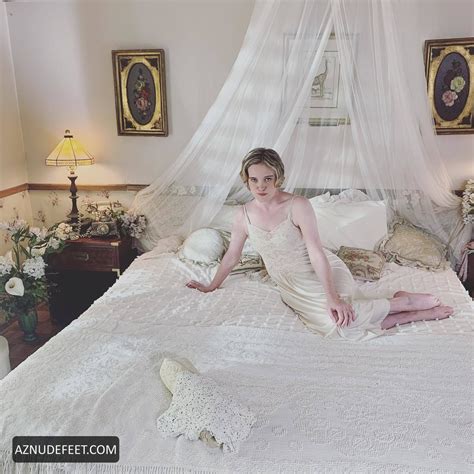 Jaclyn Bethany Feet Aznudefeet