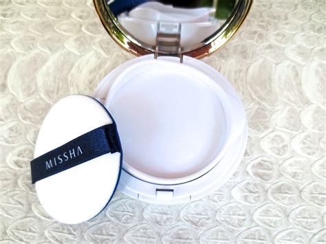 Missha Magic Cushion Moisture Foundation Review
