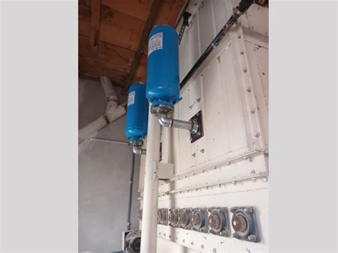 Formation Of A Bridge Of Material At The Upper Level Of The Extraction Screws In Flour Silos