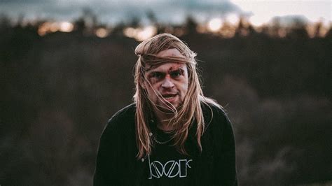 Rapper Redzed Vlastní Luxusní Sporťák Za Milion Koukni Na Video Z Předváděčky Hiphopstage Cz