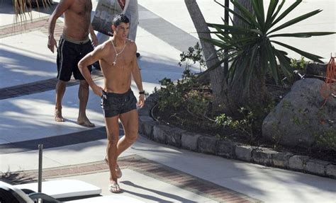 Pin By Rodrigo On Cristiano Ronaldo Cristiano Ronaldo Ronaldo