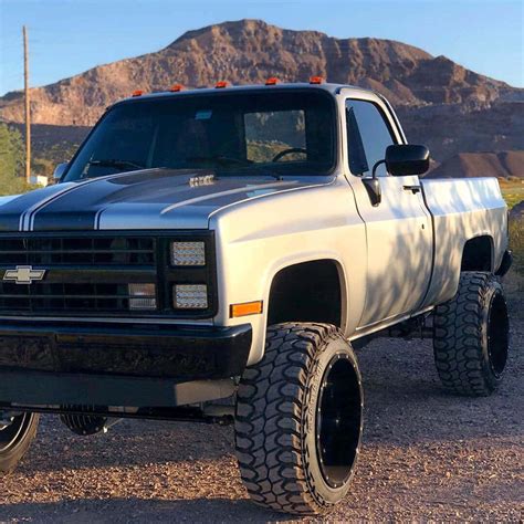 Download Classic Chevrolet Square Body Truck Wallpaper