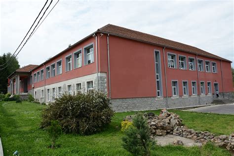 Основна школа Змај