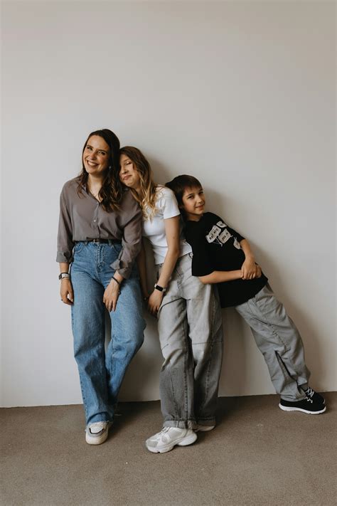 Thickmommythighs Photos Download The Best Free Thickmommythighs