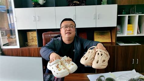 夏日必备好物:洞洞鞋,eva材质又轻又软又弹,轻便舒适很实用时尚时尚潮流好看视频 夏日必备好物:洞洞鞋,eva材质又轻又软又弹,轻便舒适很实用时尚时尚潮流好看视频