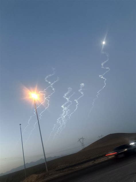 فوری حملات ایران به اسرائیل آغاز شد آژیر خطر در اراضی اشغالی به صدا