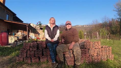 ЖИВОТ НА СЕЛО Как поставихме улуците на плевнята Есенна грижа за градината Line D5 Youtube