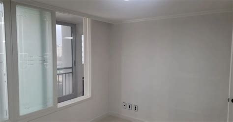 정말 친절하게 상담해주셔서 부담없이 결정할 수 있었습니다 도배도 너무 잘 되었고 마무리도 깔끔하게 해주셔서 감사합니다~ 숨고 숨은고수