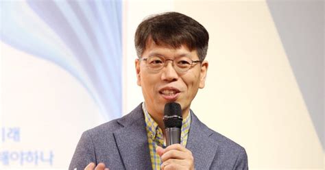 포토 강연하는 윤석찬 아마존웹서비스코리아 수석 테크에반젤리스트