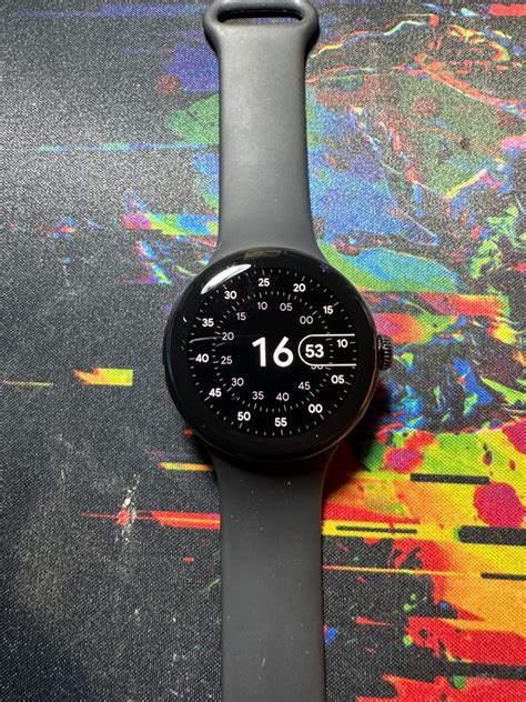 იყიდება პიქსელ 7 და საათი თბილისის ფორუმი