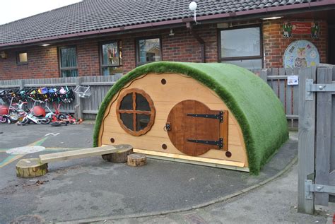 CP00055719 Red Monkey Play Explorers House Findel International