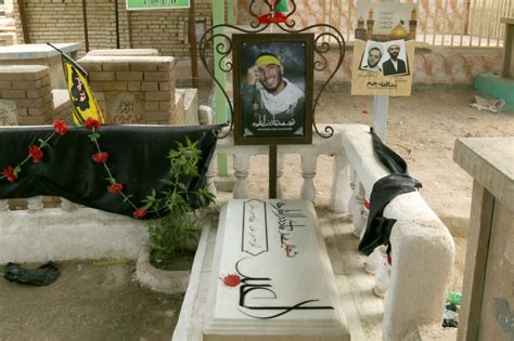 تصویر باکیفیت از مزار شهید محمدهادی ذوالفقاری