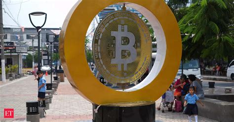 Bitcoin Pizza Day Techie Paid 10000 Bitcoins For Pizza In 2010 Now