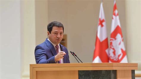 თუ 11 წელი მედია თავისუფალია ქვეყანაში მშვიდობაა როგორ ბედავთ და ხალხს ატყუებთ თითქოს ქვეყანა