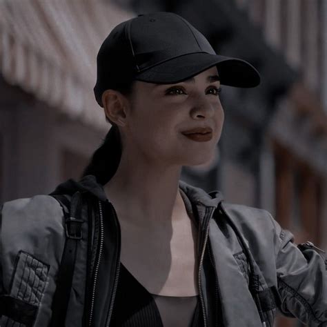 𝐕𝐞𝐠𝐚 𝐆𝐚𝐦𝐛𝐨𝐚 ── Ojos De Niebla Imagenes De Sofia Carson Fotos De