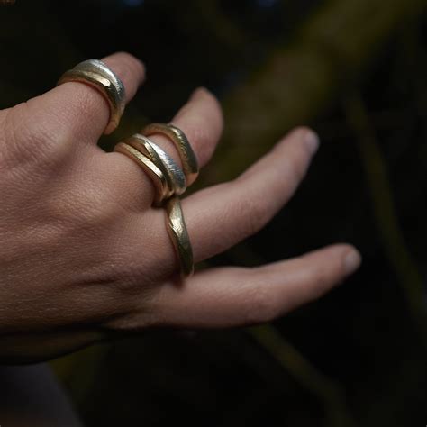 Curved Forms Gold — Ania Wawrzkowicz