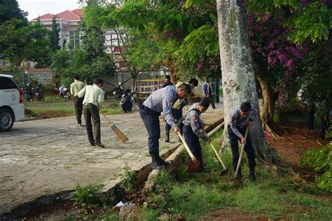 တောင်ကြီးမြို့ရှိ အခြေခံပညာကျောင်းများတွင် စုပေါင်းသန့်ရှင်းရေး ပြုလုပ
