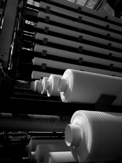 공장 에서 조직 로그 를 근접 으로 찍는 것 프리미엄 사진