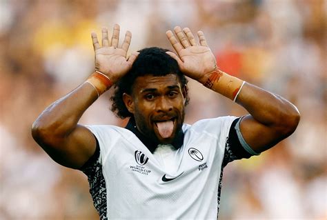 Simione Kuruvoli Z Fidži Oslavuje Proměněný Trestný Kop V Zápase S