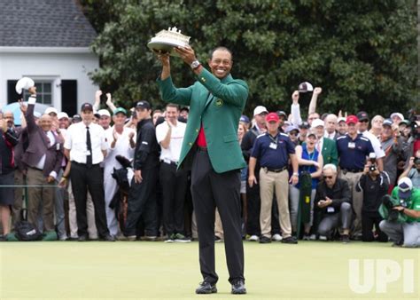 Photo Tiger Woods Wins The 2019 Masters Tournament In Augusta