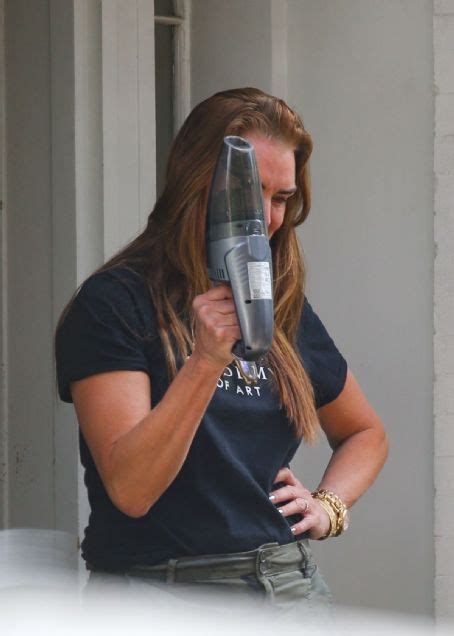 Brooke Shields Out In New York Famousfix