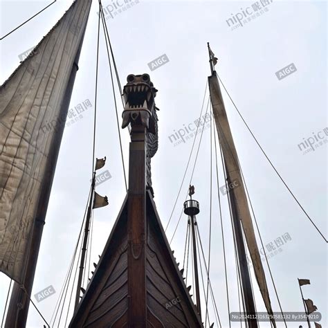 Ai创作图海盗船桅杆 安妮女王复仇号海盗船 海盗船实景 船首与船尾 古船造型 前桅杆 船史展 古滇战船古船 宋船龙骨 高清舵背景 陈家桅杆 古代帆船展 迎宾区海盗船 俯瞰海盗船 轮船局部