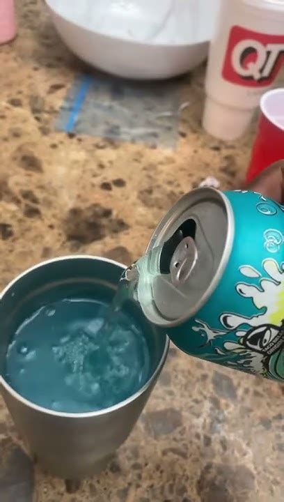 Cheers To The Freaking Weekend ‼️‼️😋😋😋 🔵 Drunk Mixeddrinks Buzzball